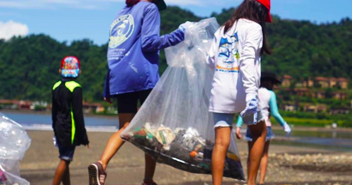 Big Beach Clean-Up in Jaco